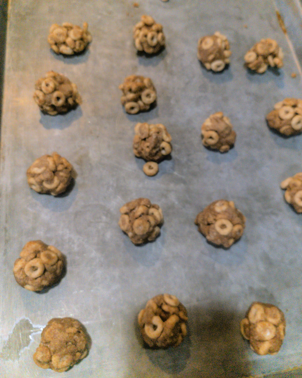 Easy Peanut Butter Cheerio Dog Treats Recipe - Miss Molly Says