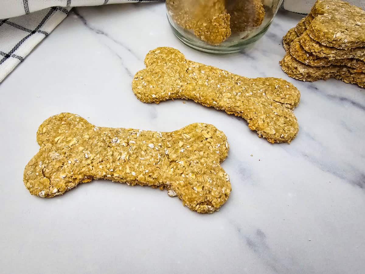 Applesauce and Oatmeal Dog Treats - Only 3 Ingredients! - Miss Molly Says